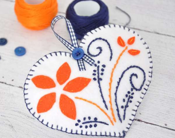 Hand Embroidered Heart Charm- Free Pattern – Needle Work